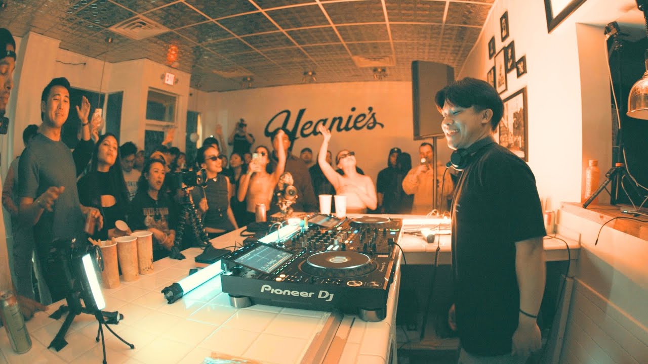 After-Hours DJ Set at Burger Joint | Giving Groove (Session No. 14 ...