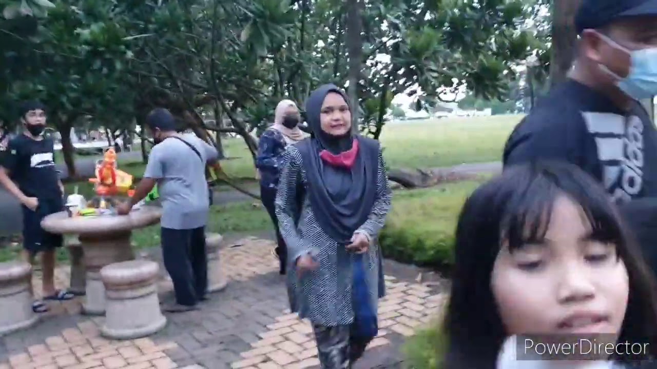 Main Perang Perang - YouTube