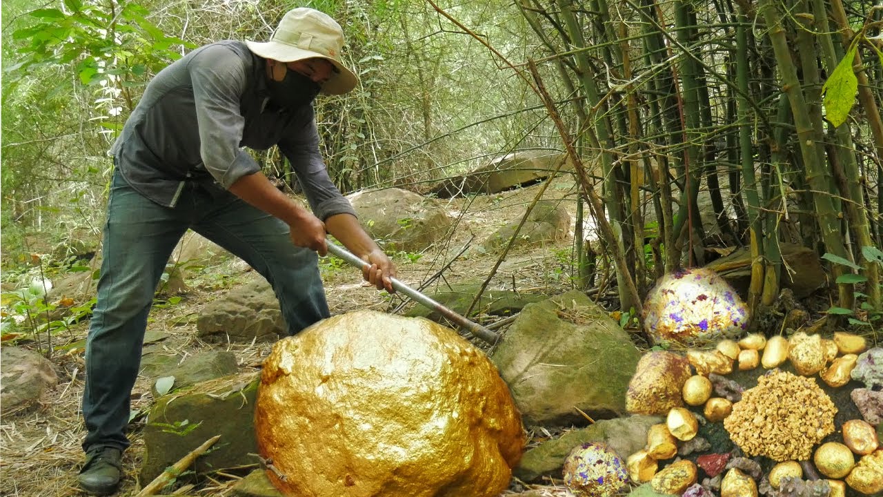 Amazing Day! Man found gold rush and gold bar under stone in the deep ...