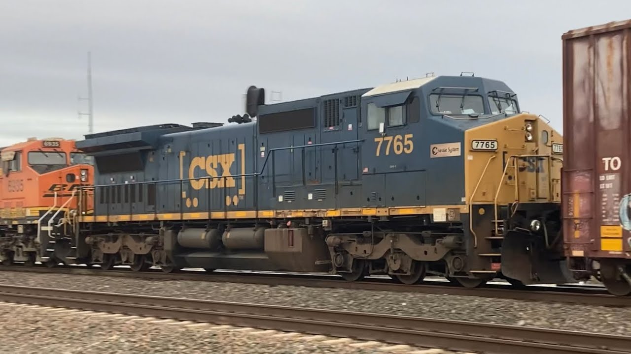 CSX #7765 (Chessie System) on the H-TPLOKC at Haslet, TX (12-23-2022) - YouTube