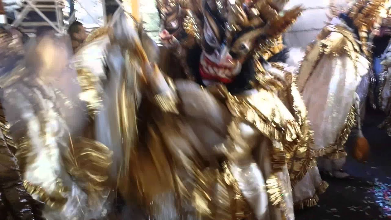 Salida de los broncos en carnaval vegano 27-2-2016 - YouTube