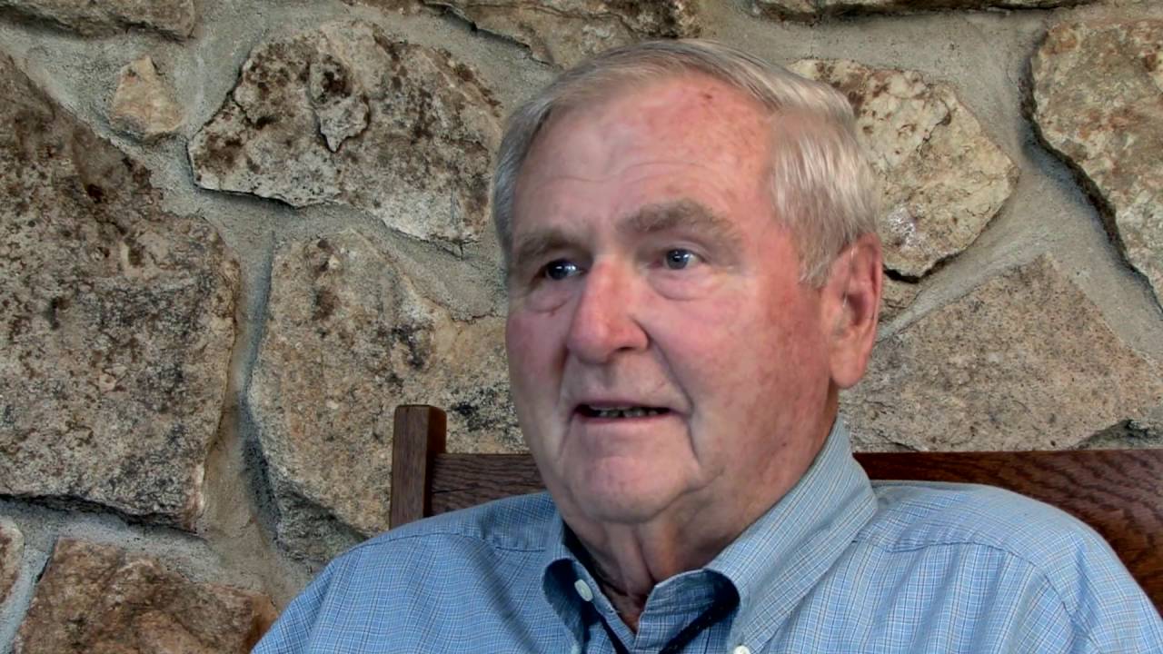 Bob Barbee on Feeding Bears in Yellowstone - YouTube