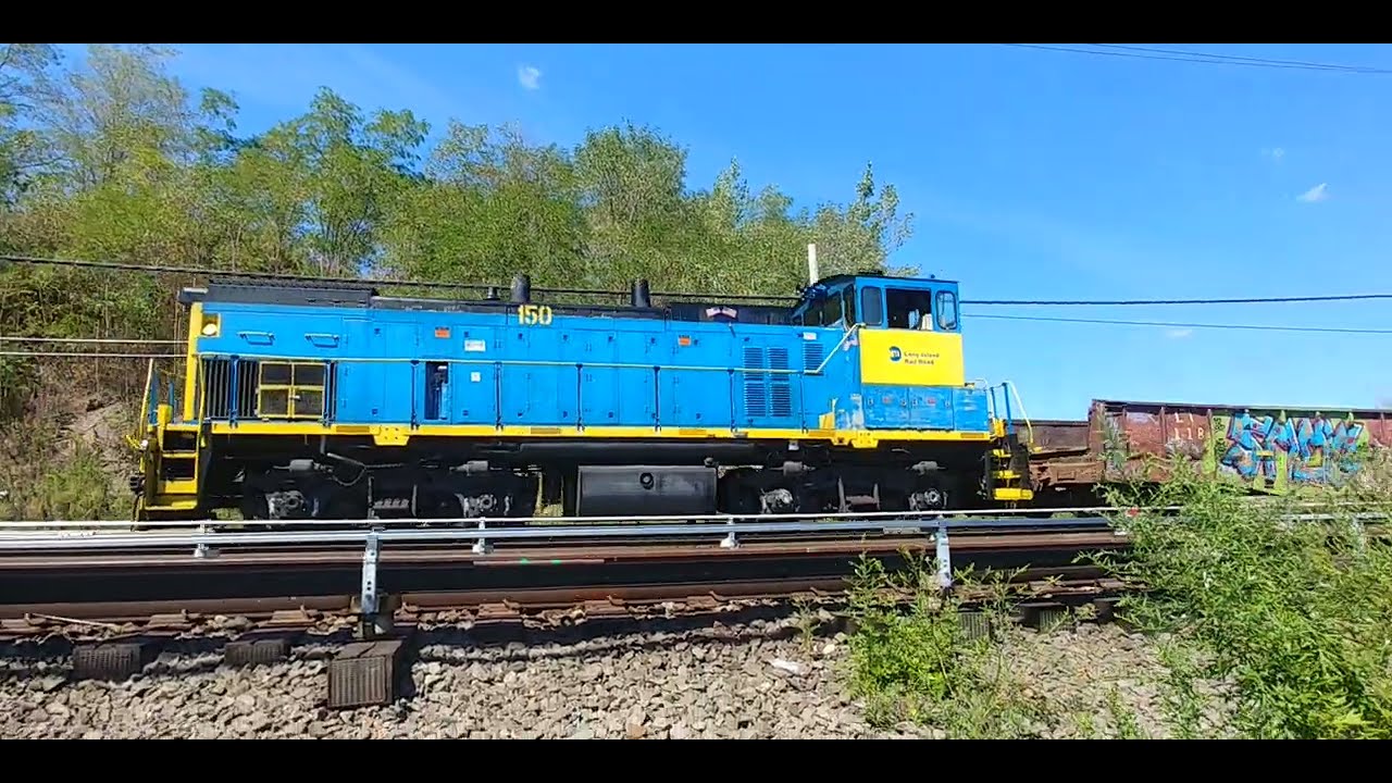 LIRR Rail Train backs up into siding w/150 pushing - YouTube