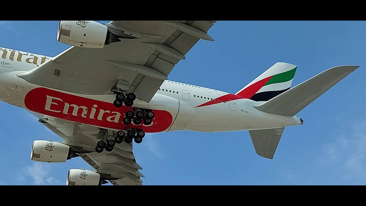 Emirates A380-842 approaching in Toronto [A6-EVC] - YouTube