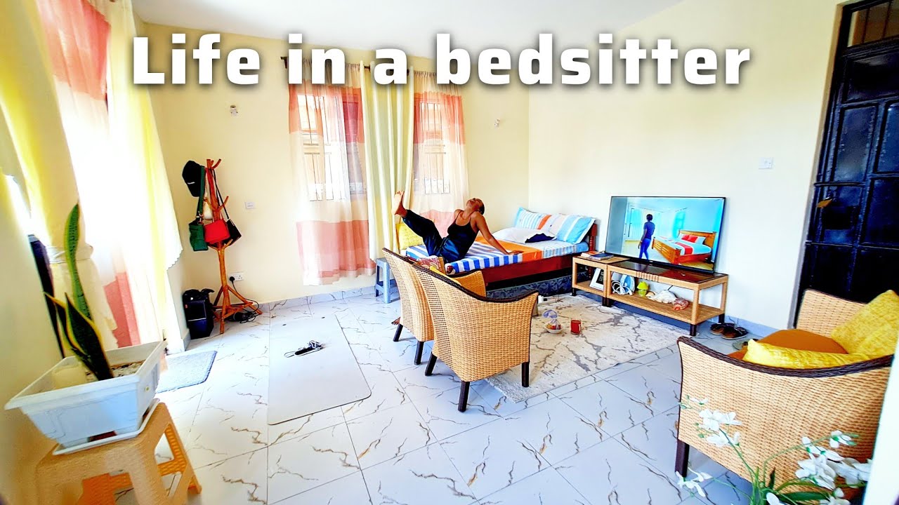 STUDIO ROOM LIVING AS AN INTROVERT - YouTube