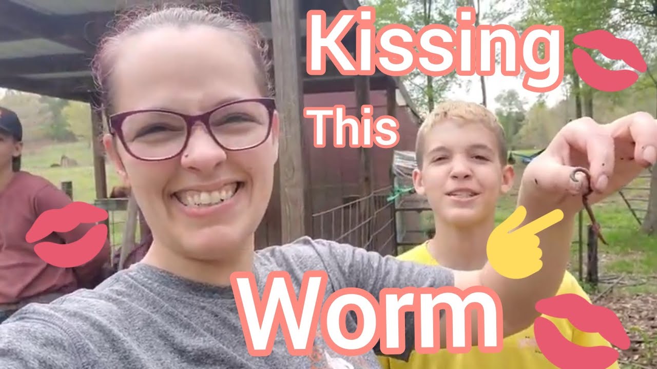 Kissing a Worm - YouTube