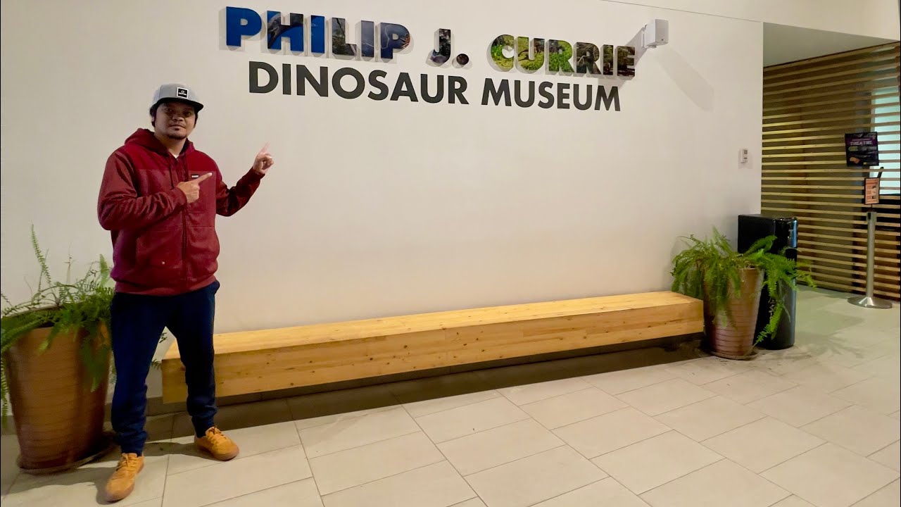 Philip J. Currie Dinosaur Museum - YouTube