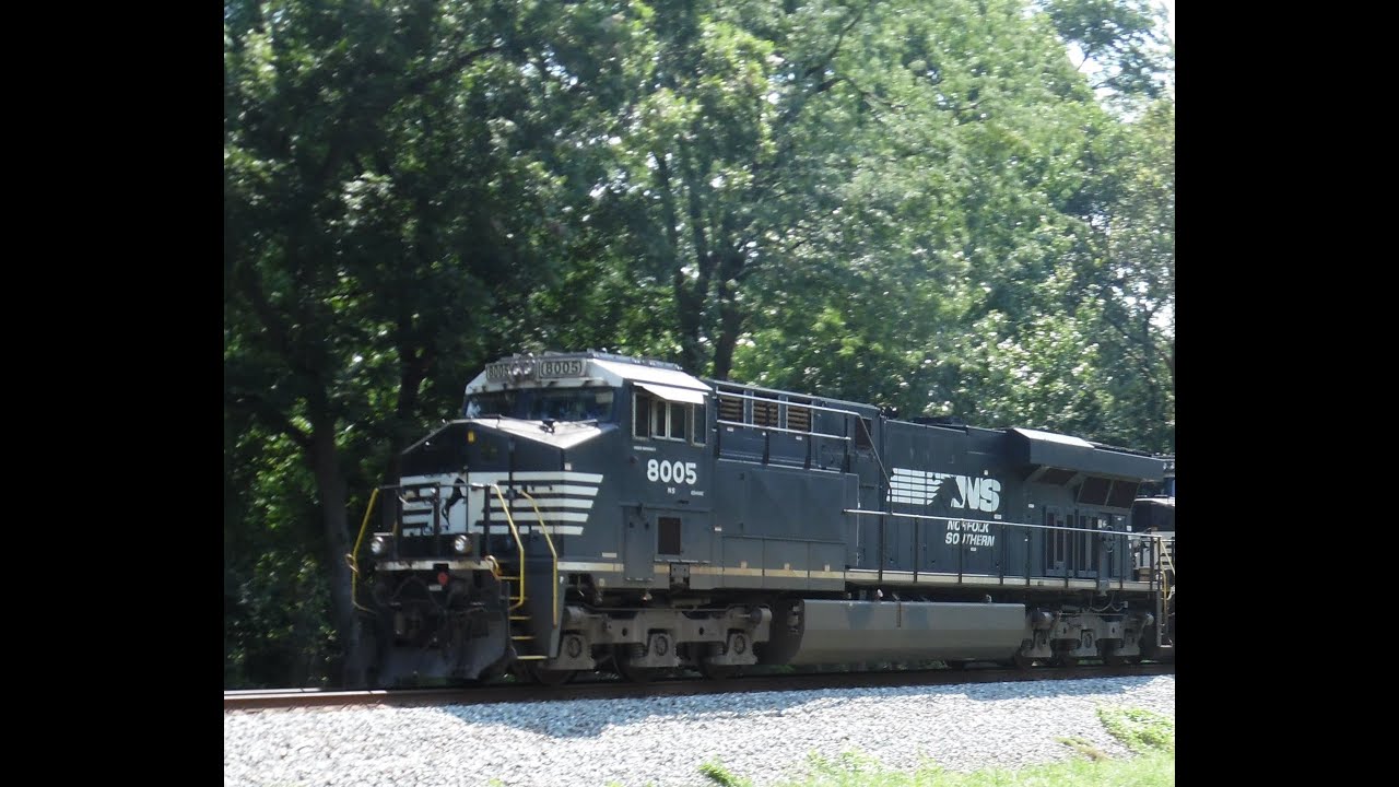 Railfanning the NS Memphis West District in the snow! - YouTube