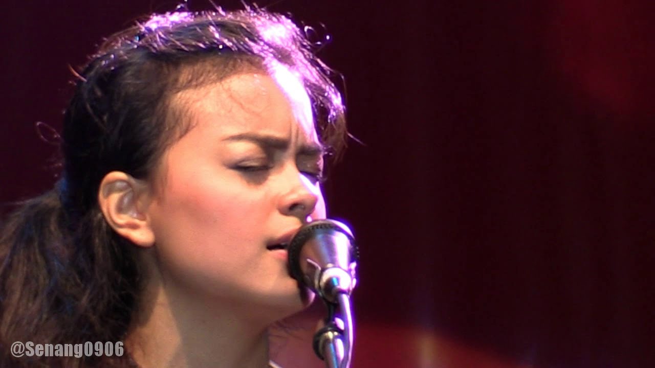 Eva Celia - Reason @ IJF 2015 [HD] - YouTube