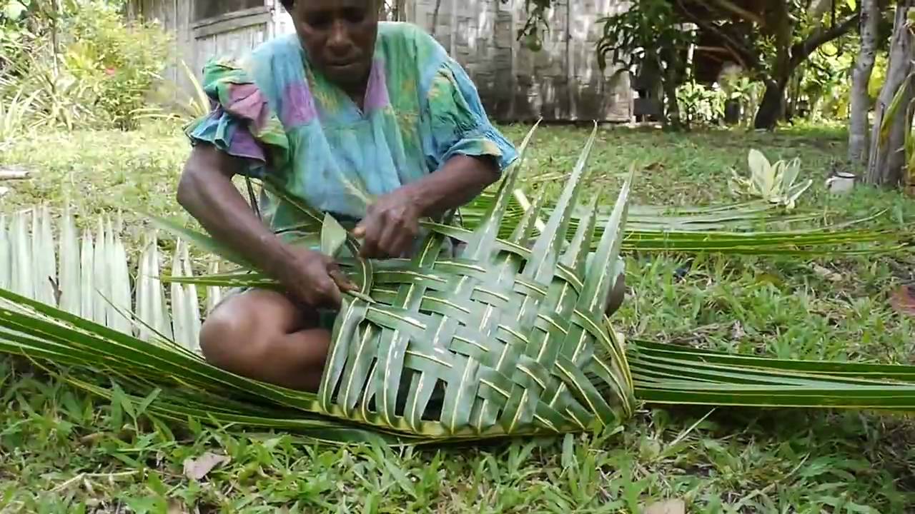 Making Coconut Leaf Basket Epi Vanuatu YouTube Making Coconut Leaf Basket Epi Vanuatu YouTube