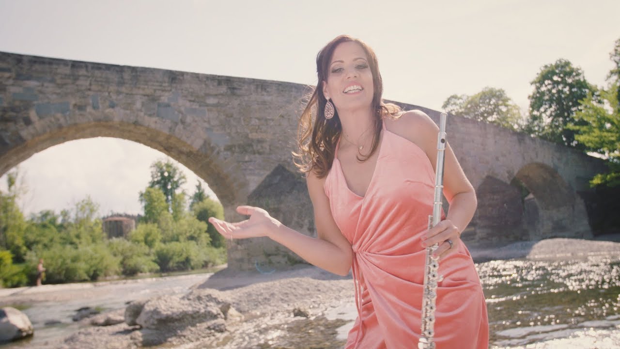 Musikvideo: "Sommernacht" von Sabrina Sauder - YouTube