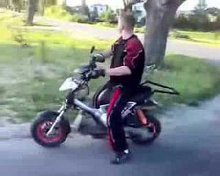 Gilera Ice Stunt - YouTube