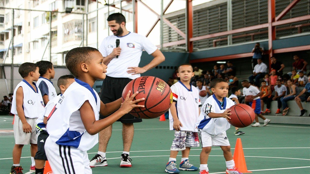 Jovenes Jugando Basquetbol ☘ Para Que Es Bueno El Basquetbol - YouTube