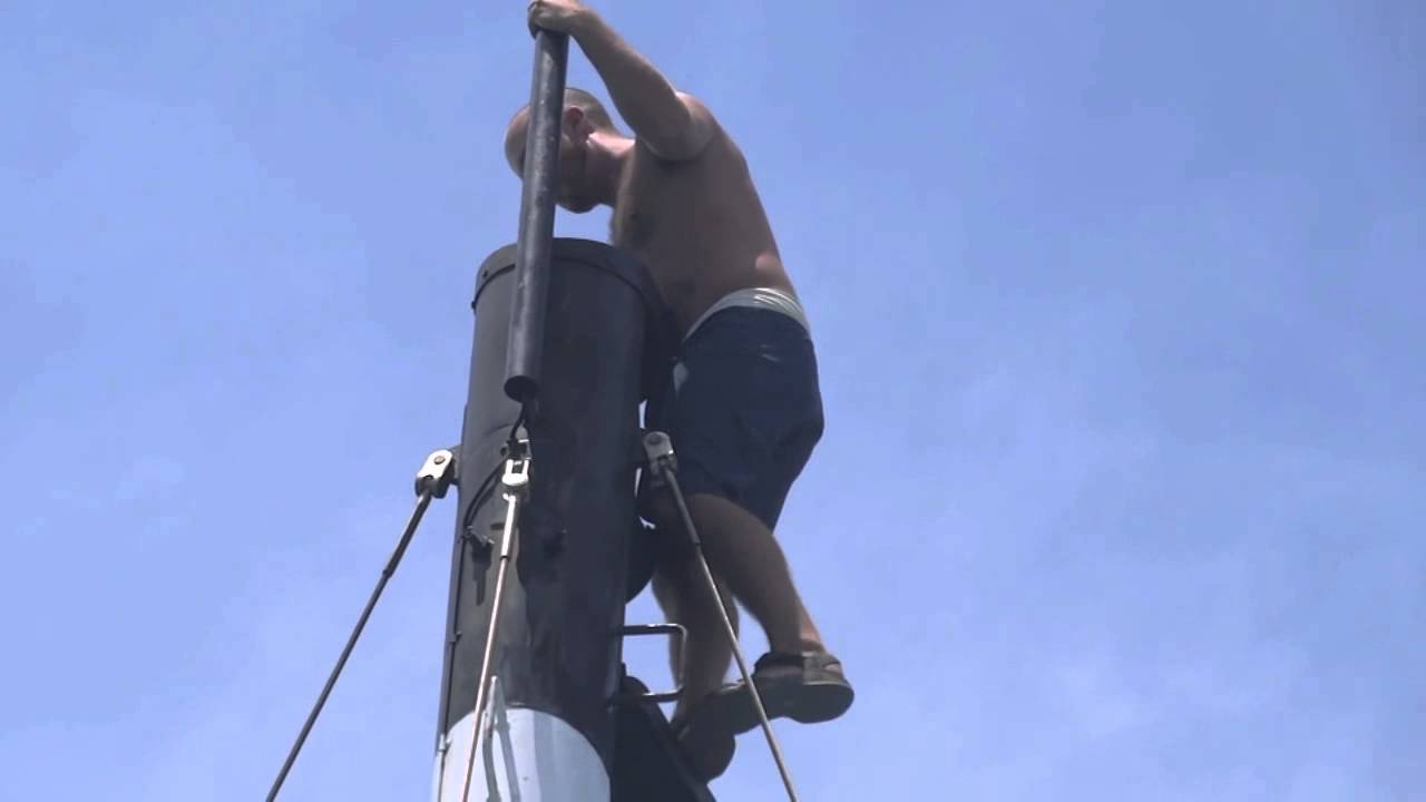Jumping From The 70 ft Mast of Yacht Independence - YouTube