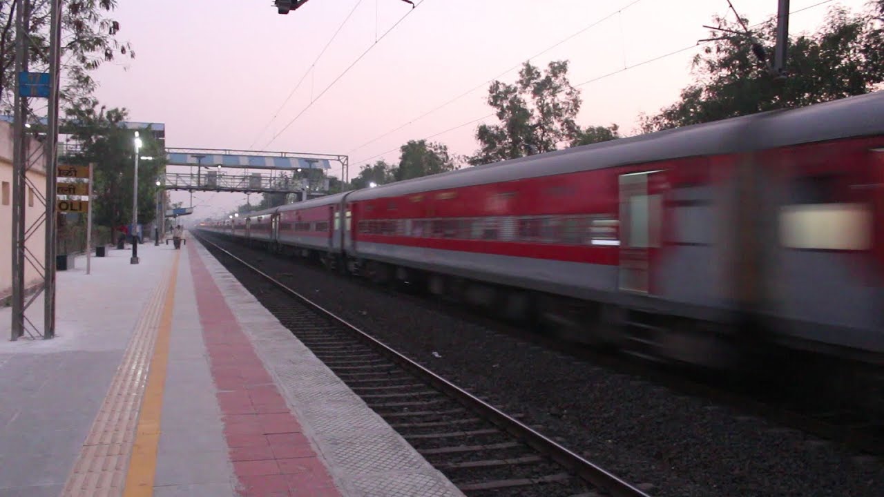 Changed Bandra Patna Express Lazing behind Rajdhani Express! Indian ...