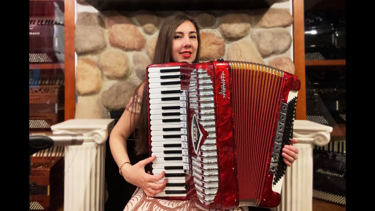 6229 - Red Chrome Avanti Crown Piano Accordion LMMM 41 120 $2999 - YouTube