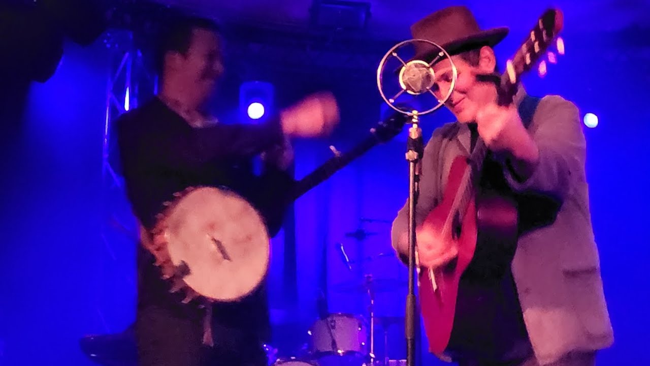 Stable Song - Gregory Alan Isakov ( Berlin Metropol 06.12.23 ) - YouTube