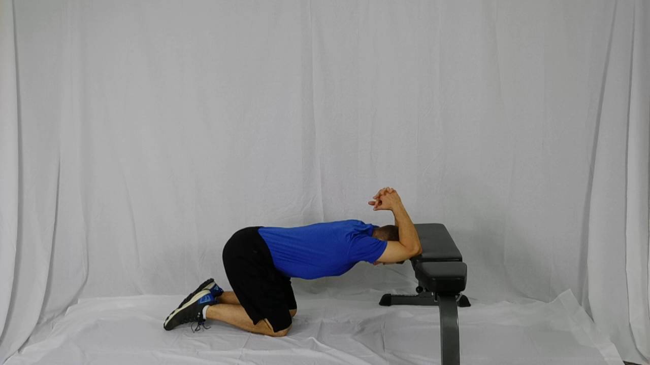 BENCH KNEEL LAT STRETCH - YouTube