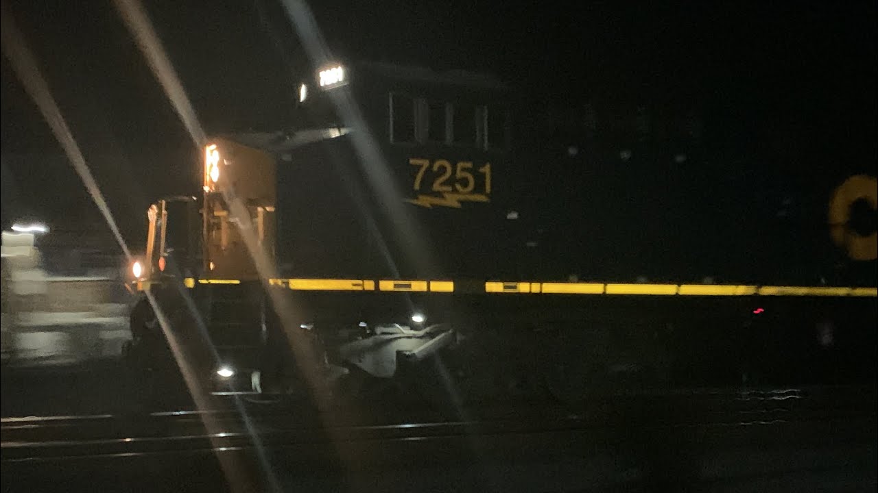 CSX M369-09 with 7251 Leading - YouTube