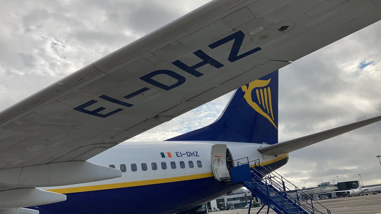 [FLIGHT REPORT] Ryanair | Amsterdam - Dublin | Boeing 737-800 - YouTube