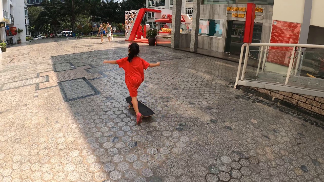 Anna chơi ván trượt - skate board - T01/2020 - YouTube