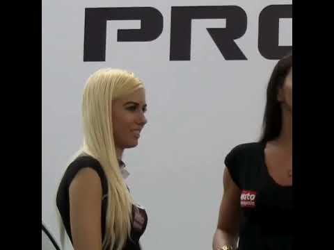 Hostess Autoshow dipping high heel