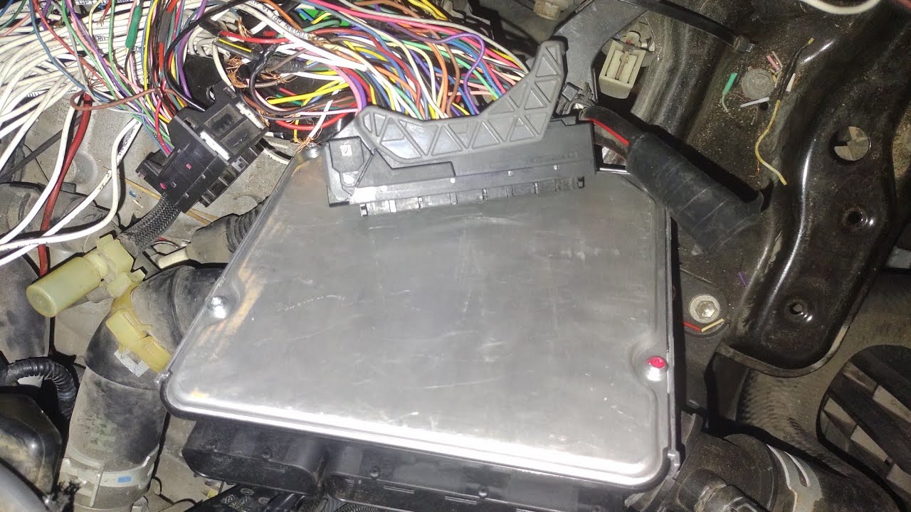 Como instalar una computadora Automotriz fácil - YouTube
