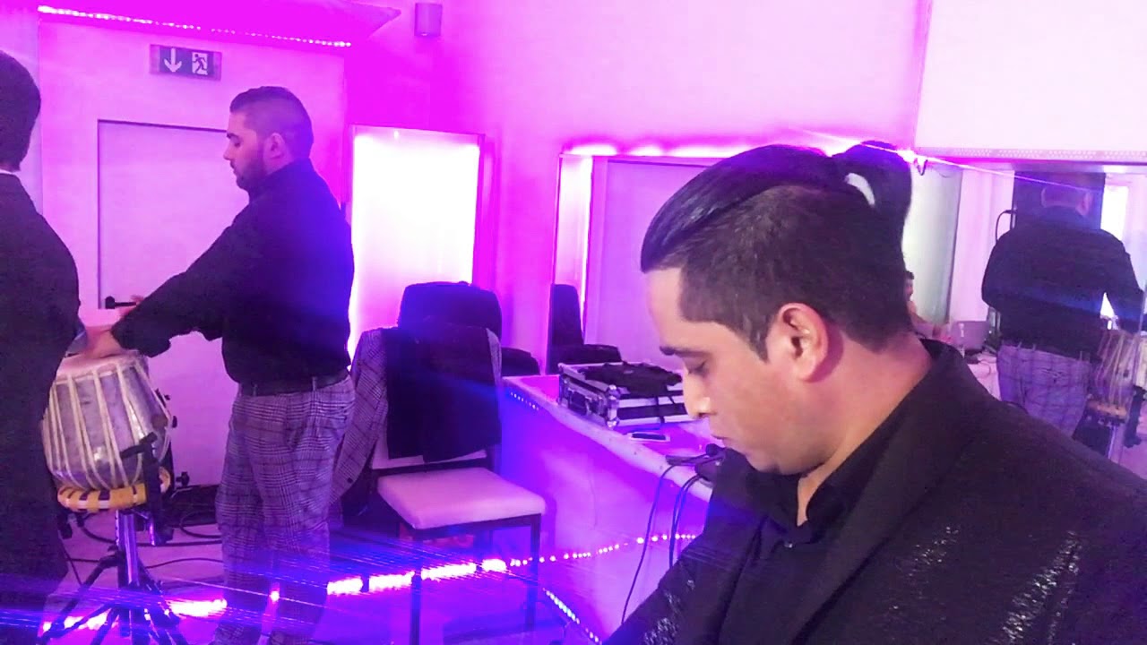 Khelwate Ko Singing By Bashir Hamdard Live 2017. - YouTube