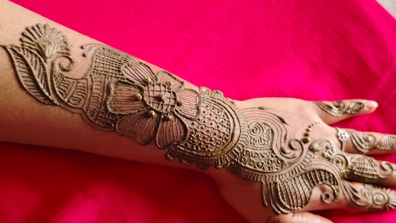 very beautiful and simple mehndi designs for back hand side mehndi ...