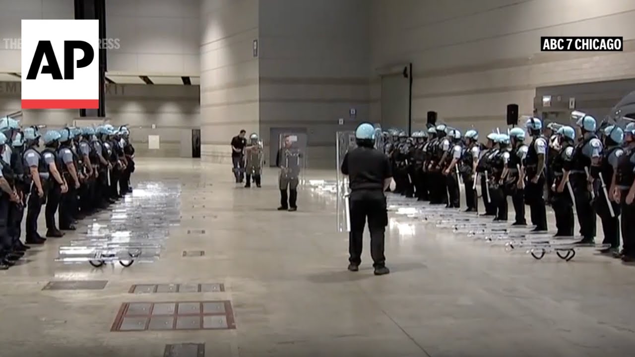 Chicago Police Department receive special training for DNC - YouTube