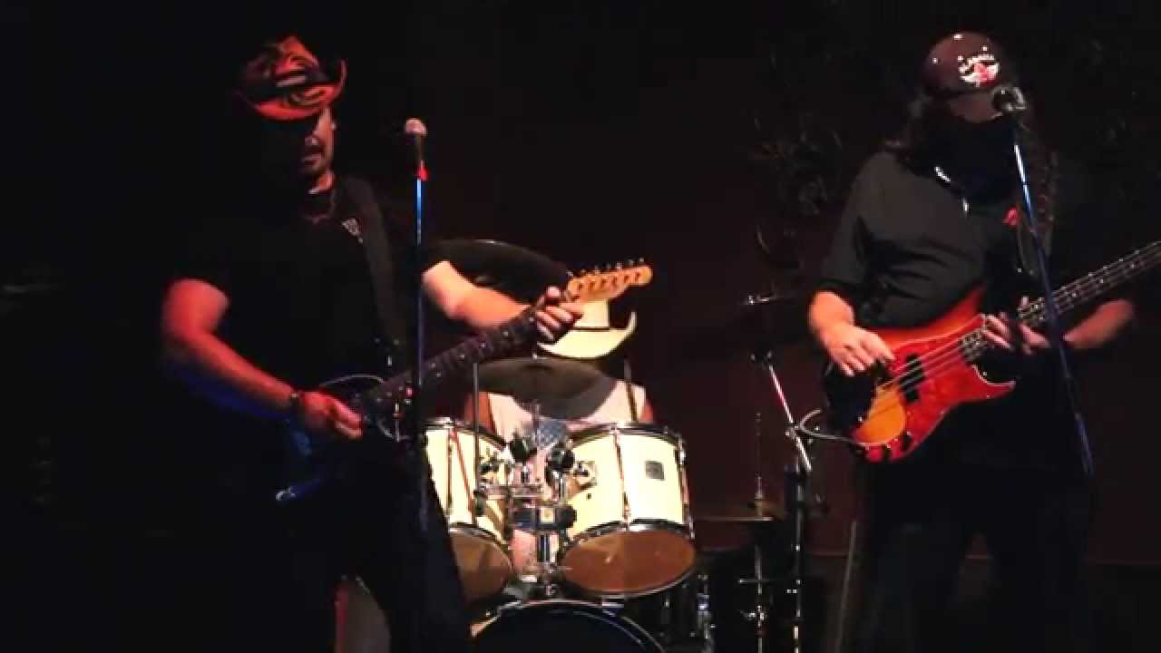 Johnny Collier LIVE "Dixieland Delight" - YouTube