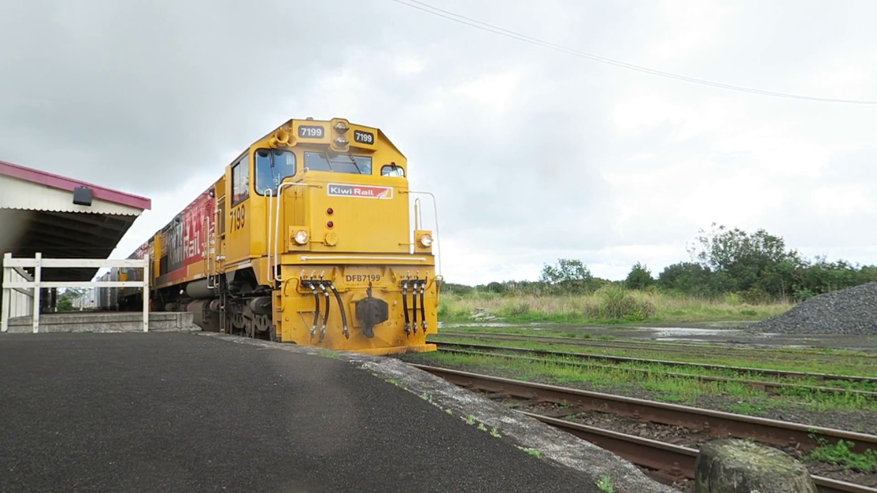 Train 126 DFB 7199 7023 in the rain Helensville Railway Station - YouTube