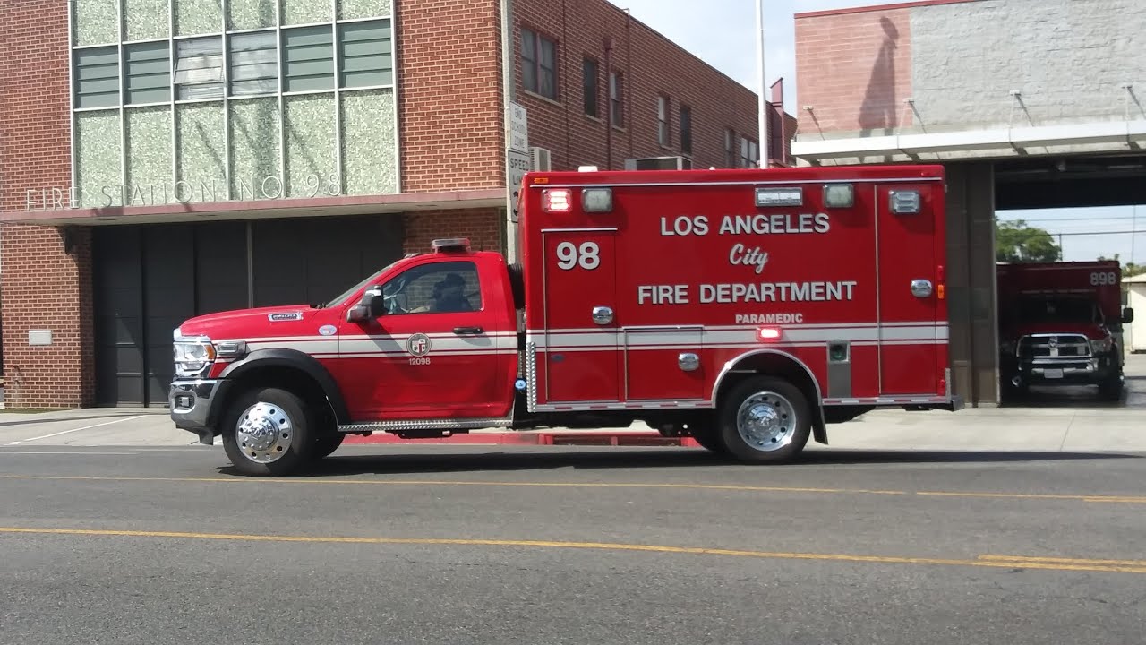 LAFD Rescue 98 Responding - YouTube