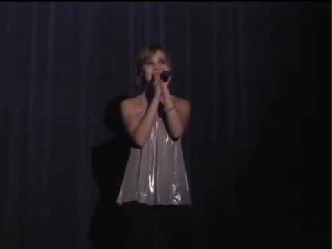 Echo singing "Halo" by Beyonce - YouTube