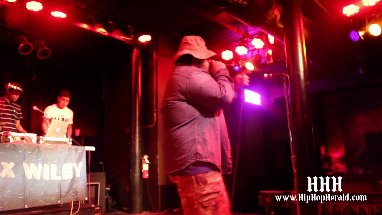 Alex Wiley - Takeoff ft. Kembe X Live - YouTube
