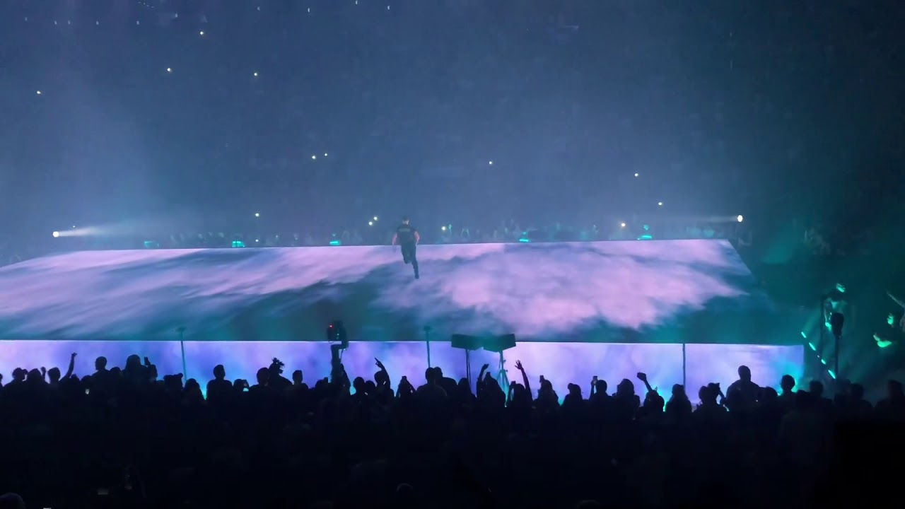 Drake | Elevate (LIVE) Montreal QC ~ Sept 4, 2018 - YouTube