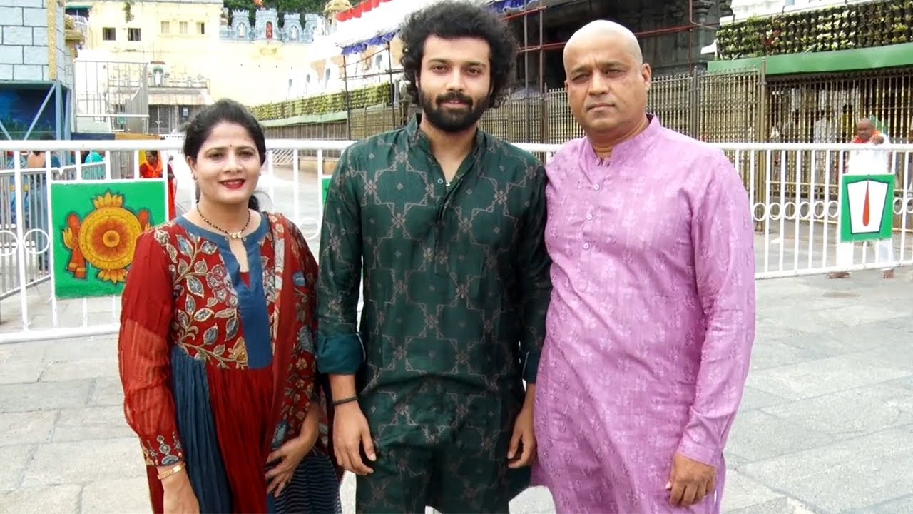 Actor Ashish Reddy Visits Tirumala With His Family | #Selfish | Mana ...