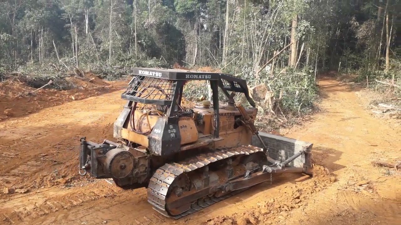 Bulldozer bikin jalan truk - YouTube