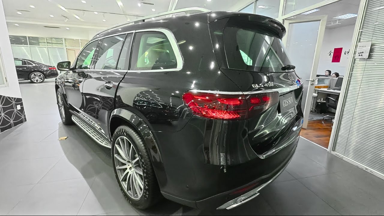 2025 Mercedes-Benz GLS 450 in-depth Walkaround - YouTube