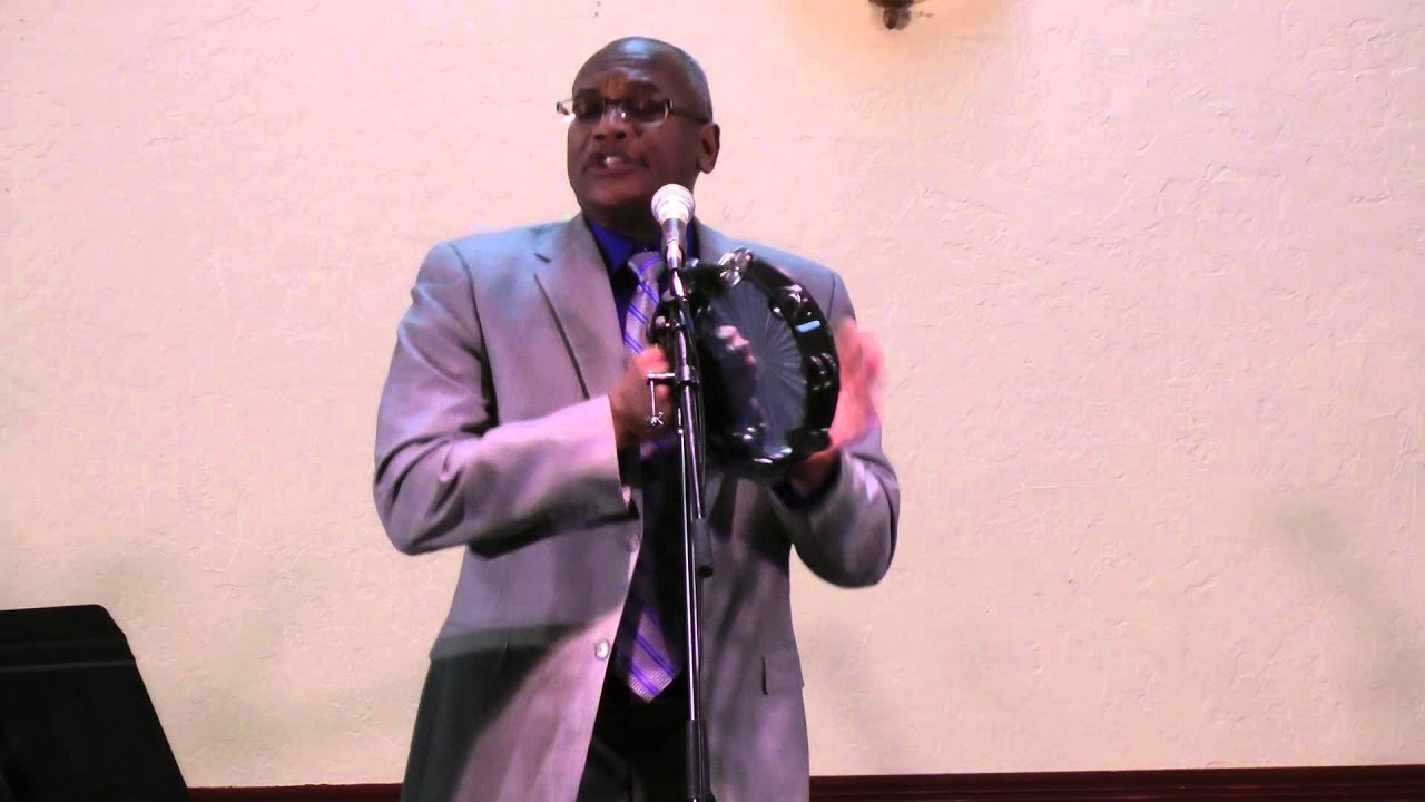 Harmony In the Desert 2014 - Isaiah Brooks - Ain't No Bird - YouTube