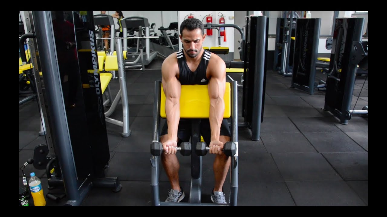 Rosca scott com halteres - 4personal - YouTube