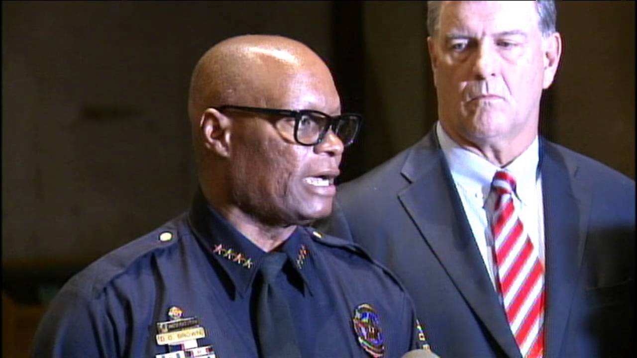 Dallas Mayor and Police Chief News Conference - YouTube