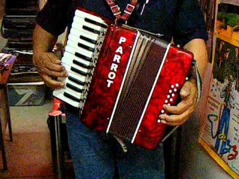 ensayo acordeon con acordes - YouTube