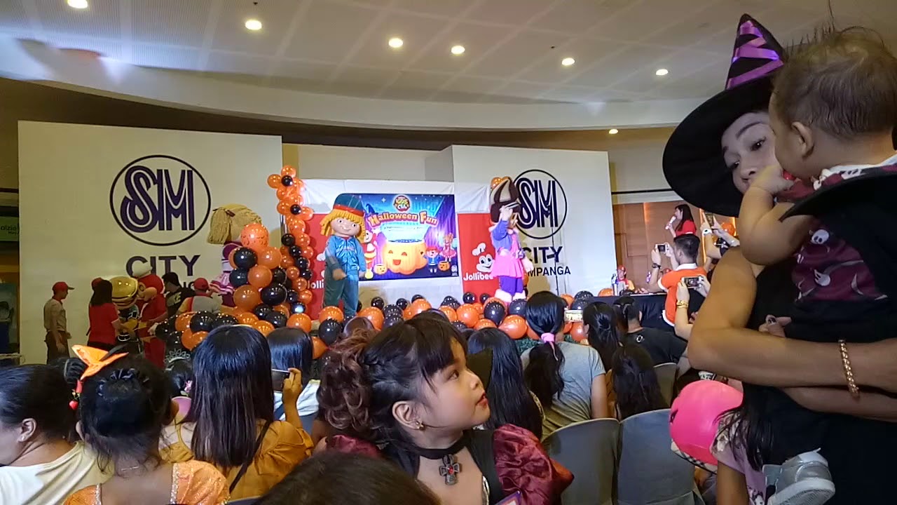 Jollibee Halloween fun @SM event center. - YouTube