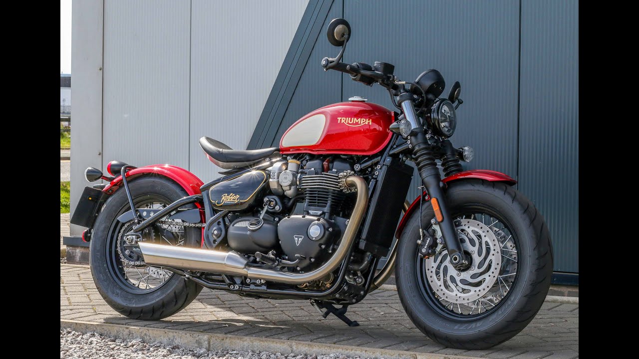 2022 Triumph Bonneville Bobber Gold Line in Carnival Red & Sapphire ...