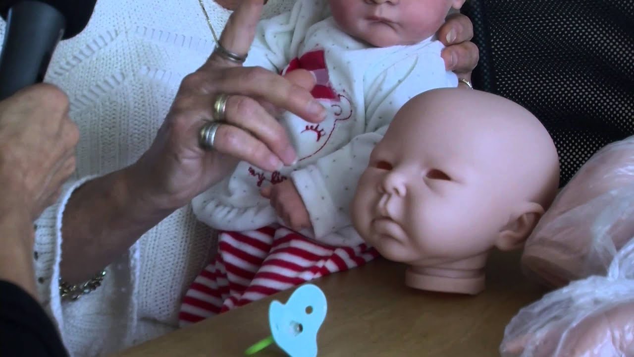 GPTV: MENSEN levensechte baby-poppen van Iekie Vlas - YouTube