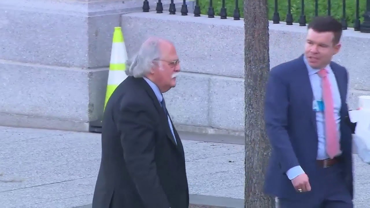 White House attorney Ty Cobb steps down from position - YouTube