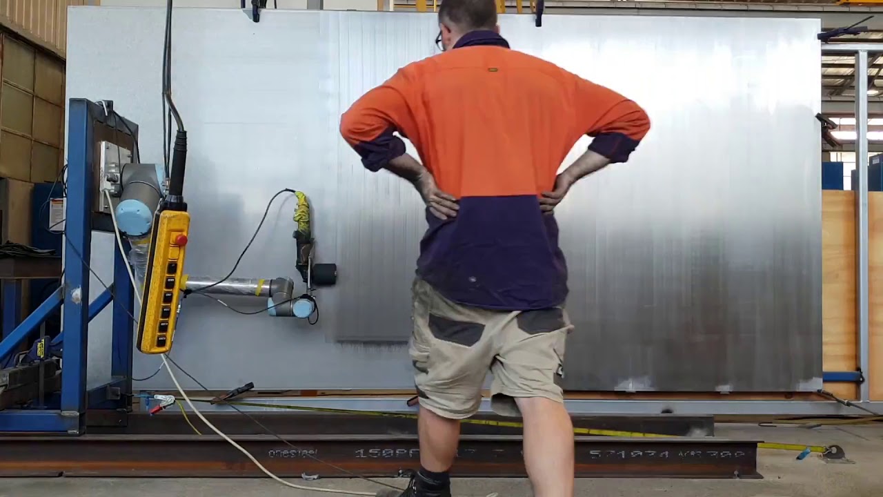 Linishing with a robot - YouTube