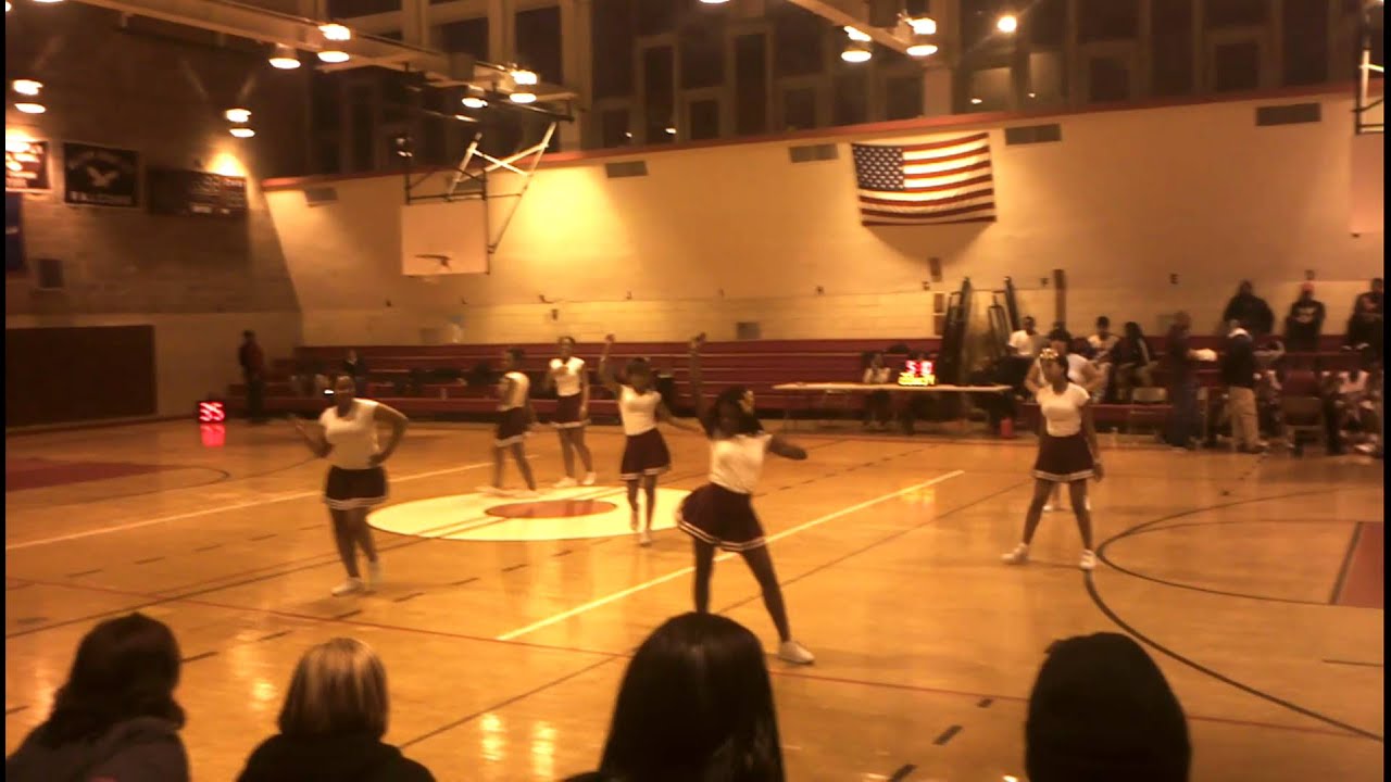 Grady Cheerleaders Half time Dance - YouTube