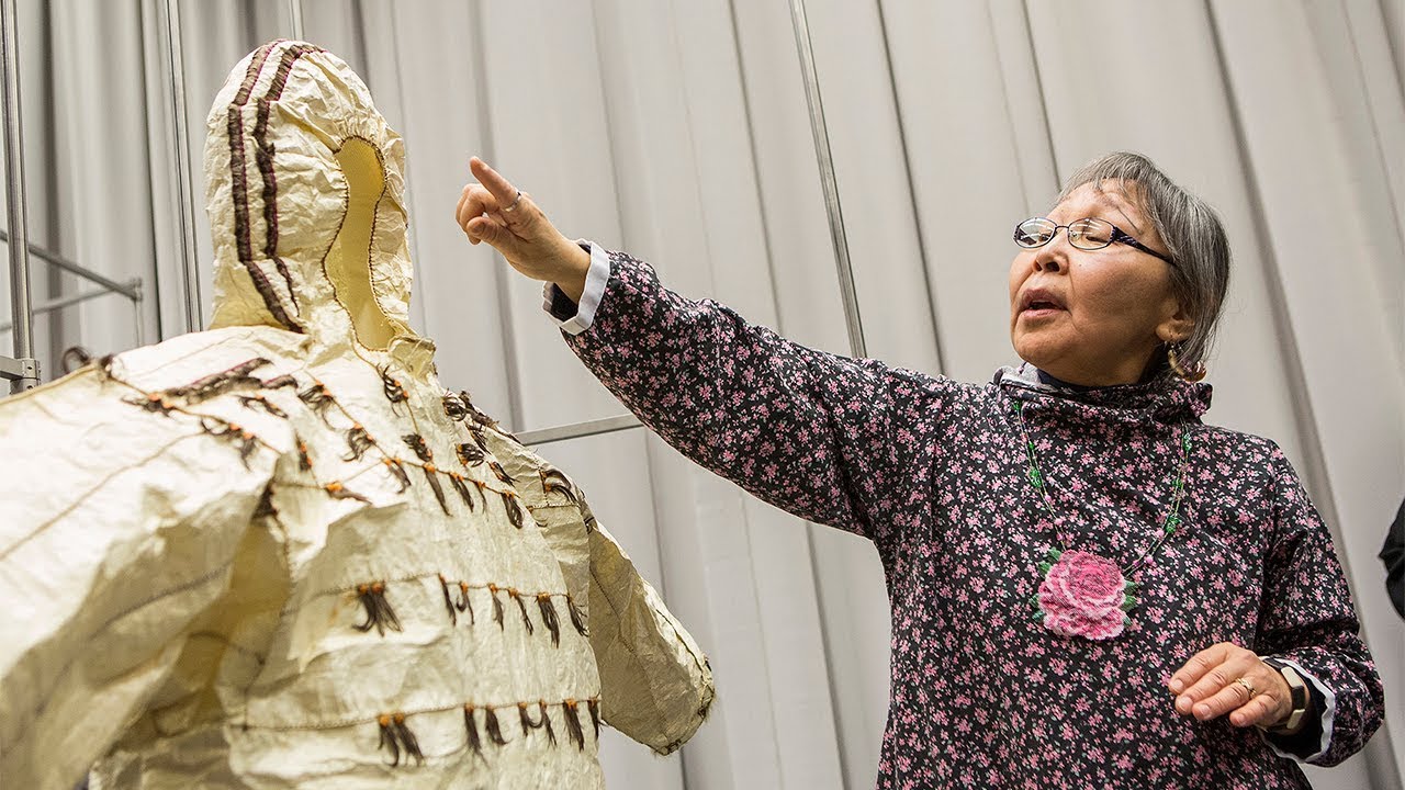 Sewing Gut (5 of 13): Studying Historic Museum Pieces - YouTube